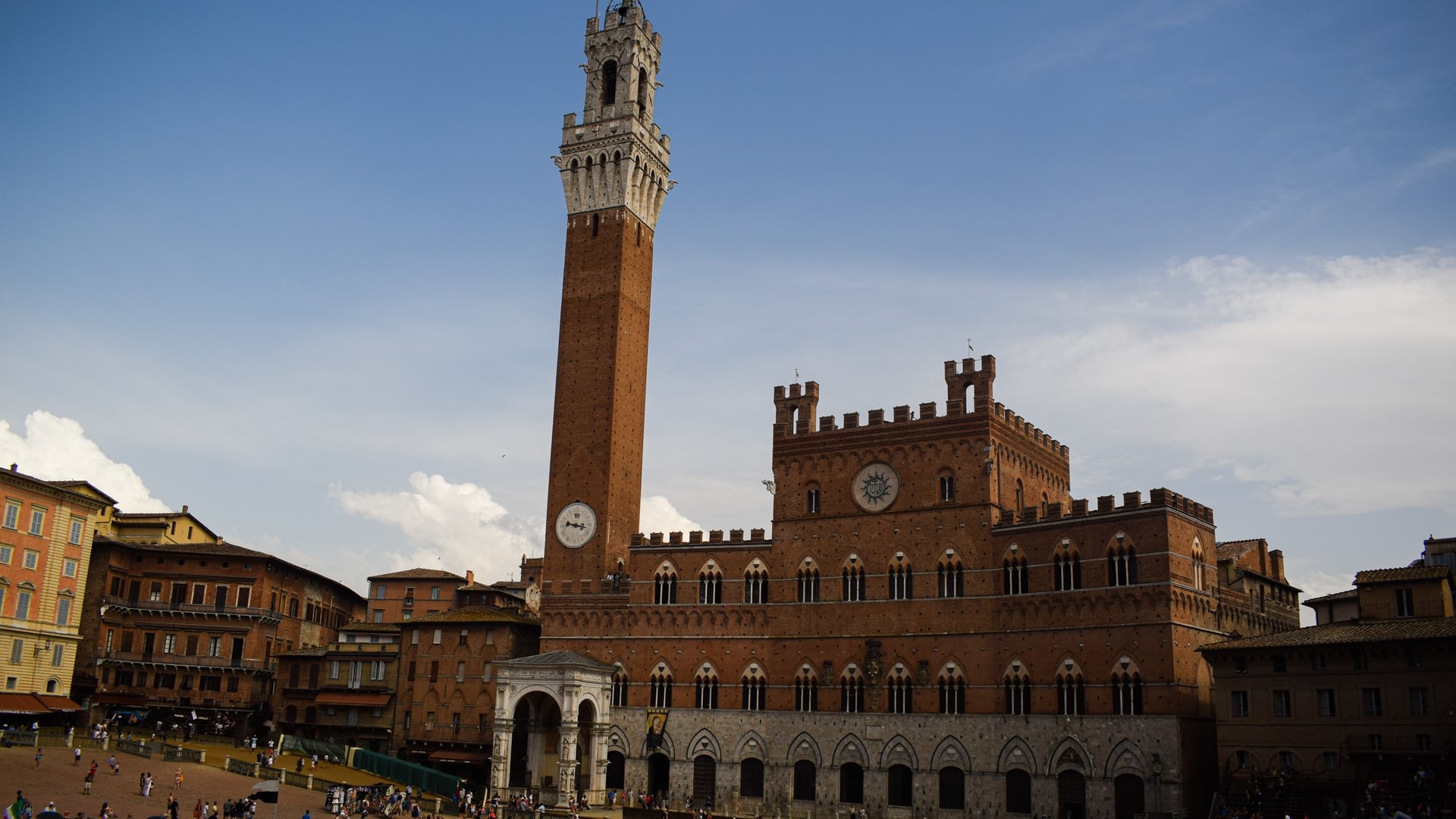 Best Piazzas | followourfootprints.com